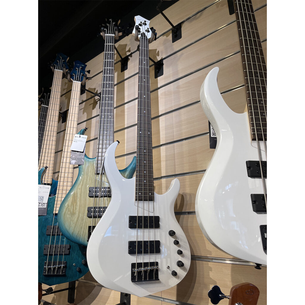 Bajo Electrico Ivory Milestone 4 Cuerdas Peavey Ivory - Music Solfeando